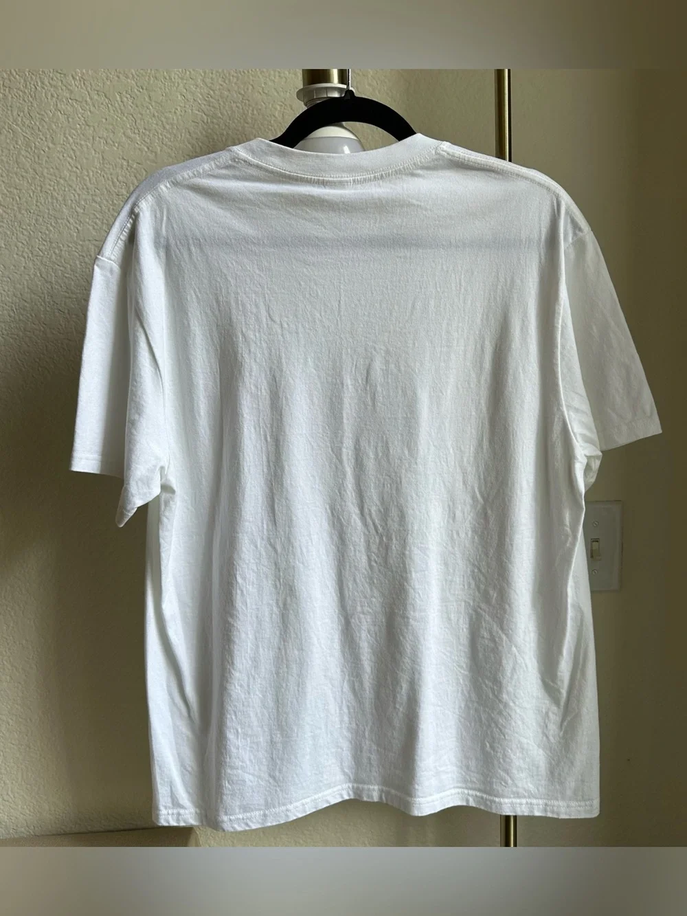 Tops | Tomato White Graphic Tee | Poshmark